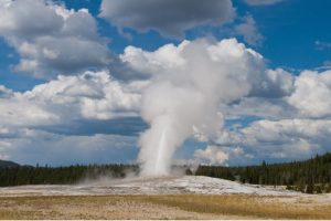 10 Best Things to Do in Yellowstone Near the West Entrance ...